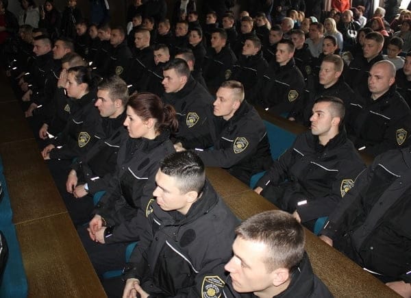 MUP TK: Od danas na dužnosti 60 novih policijskih službenika - TuzlaInfo.ba