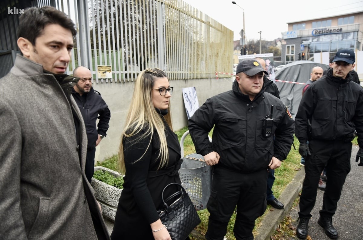 Građani Zijada Mutapa i druge dočekali riječima "Ubice" i "Lopovi ...