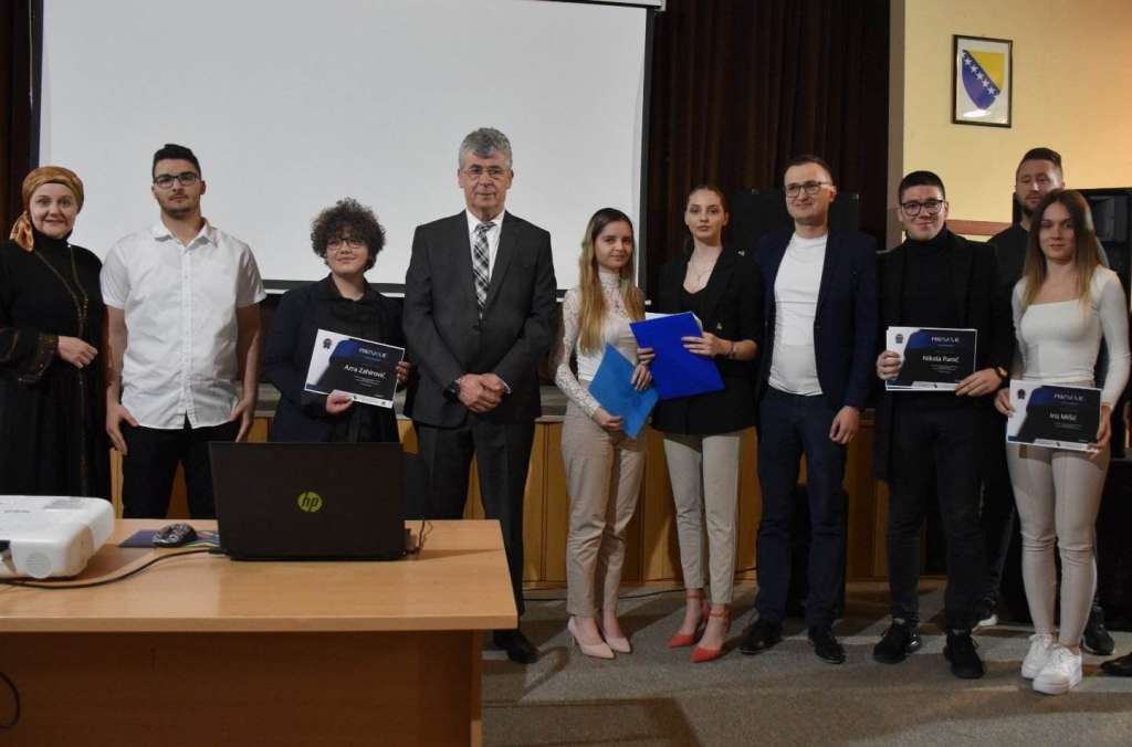 Zehra Sinanović iz Tuzle pobjednica prvog Omladinskog filmskog festivala 'Brčko 2023 ...