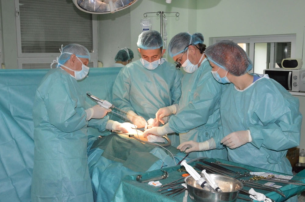 U UKC Tuzla uspješno izvedena srodnička transplantacija bubrega ...