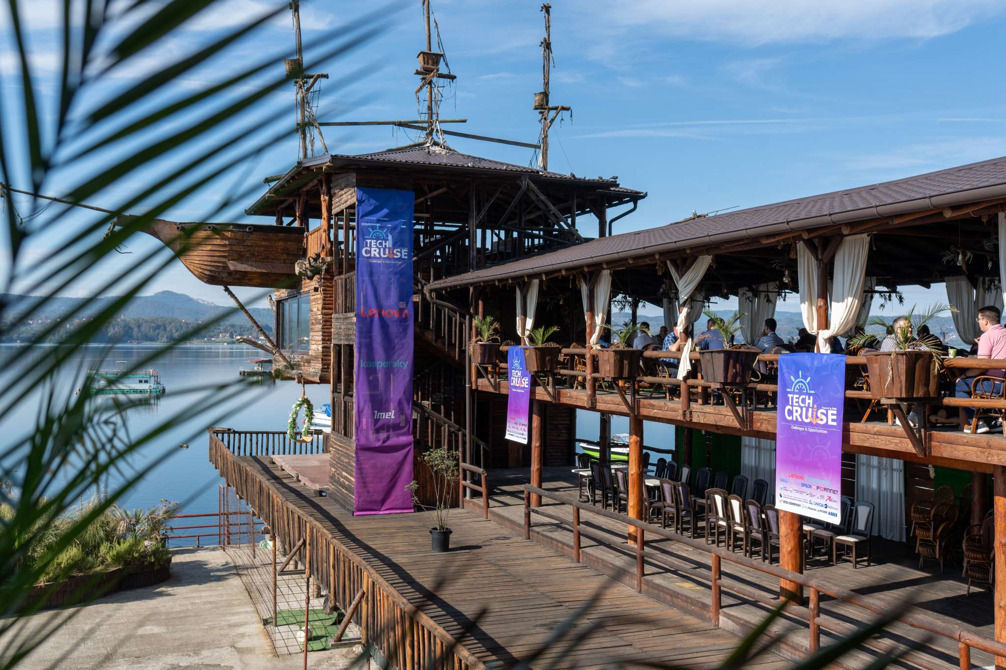 FOTO/ Tech Cruise na jezeru Modrac: Centar okupljanja stručnjaka i ...